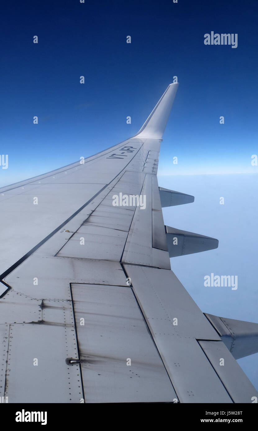 Wing of Boeing 737 airplane from window Stock Photo - Alamy