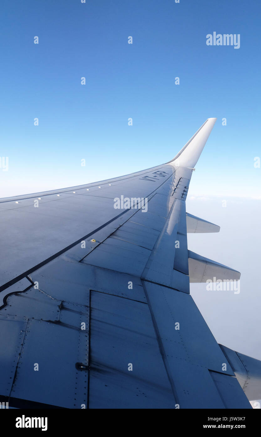 Wing of Boeing 737 airplane from window Stock Photo - Alamy