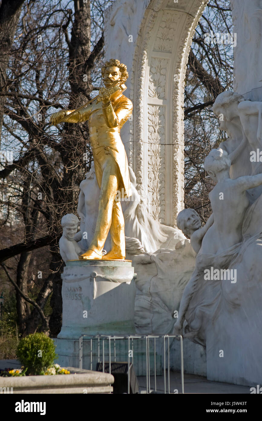 monument vienna monument music vienna operetta violin waltz composer ...