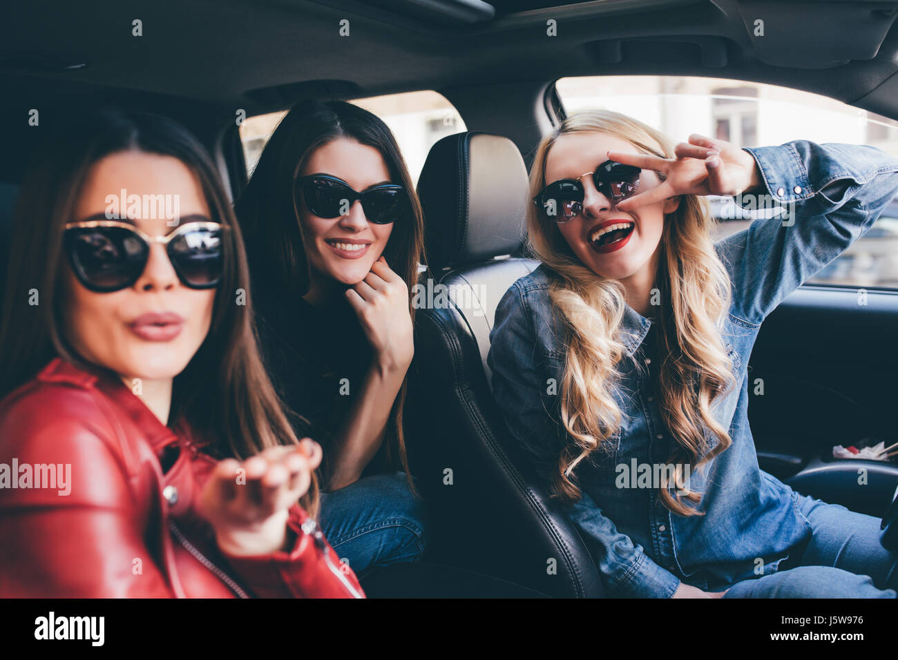 Singing car hi-res stock photography and images - Alamy