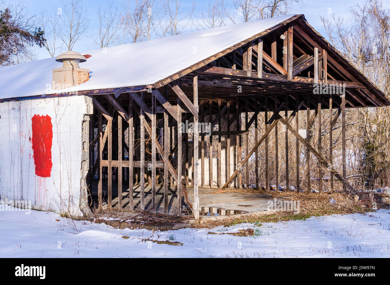 Empty hay barn hi-res stock photography and images - Alamy