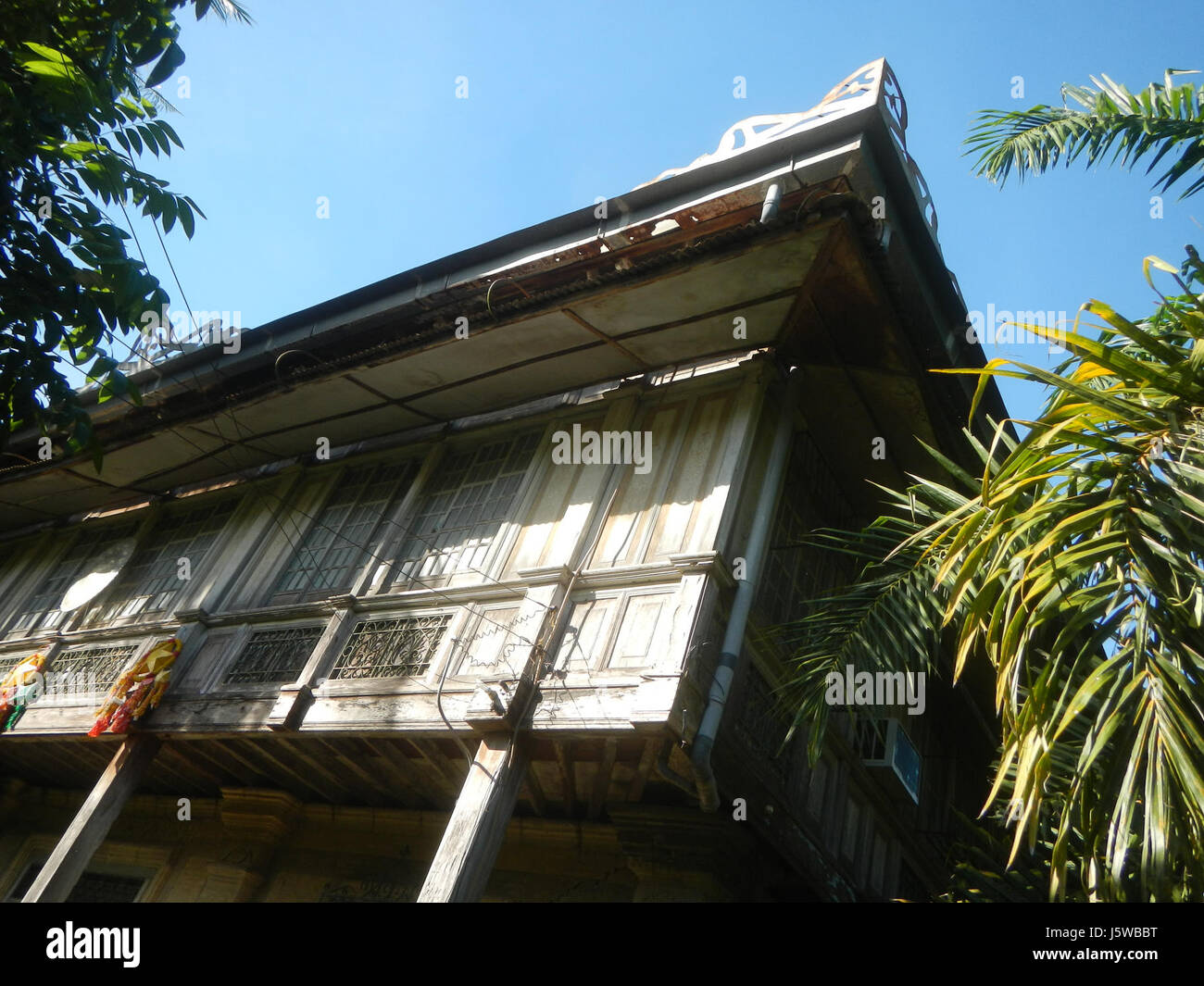 This image refers to old houses located in the Poblacion area of San ...