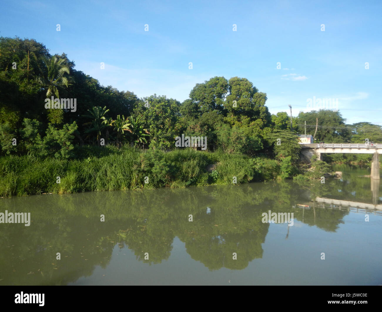 The San Miguel Bridge spans the San Juan River in Poblacion, Bulacan ...