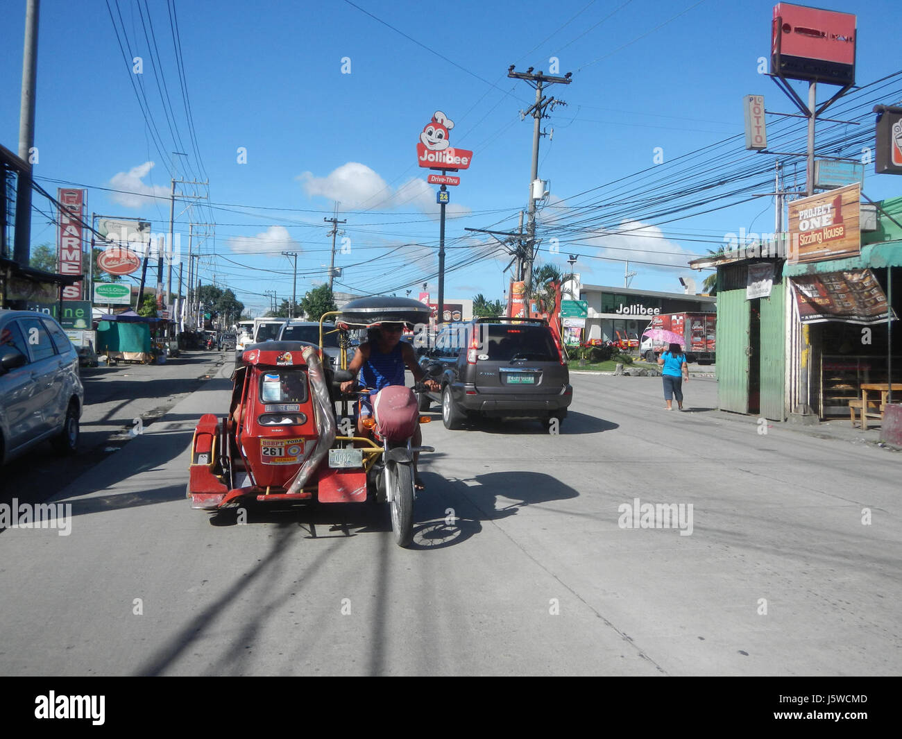 The Maharlika Highway, a major thoroughfare in the Philippines ...