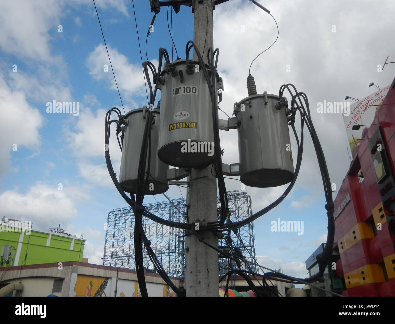 The EDSA Taft Avenue MRT Station LRT Footbridge is a significant ...