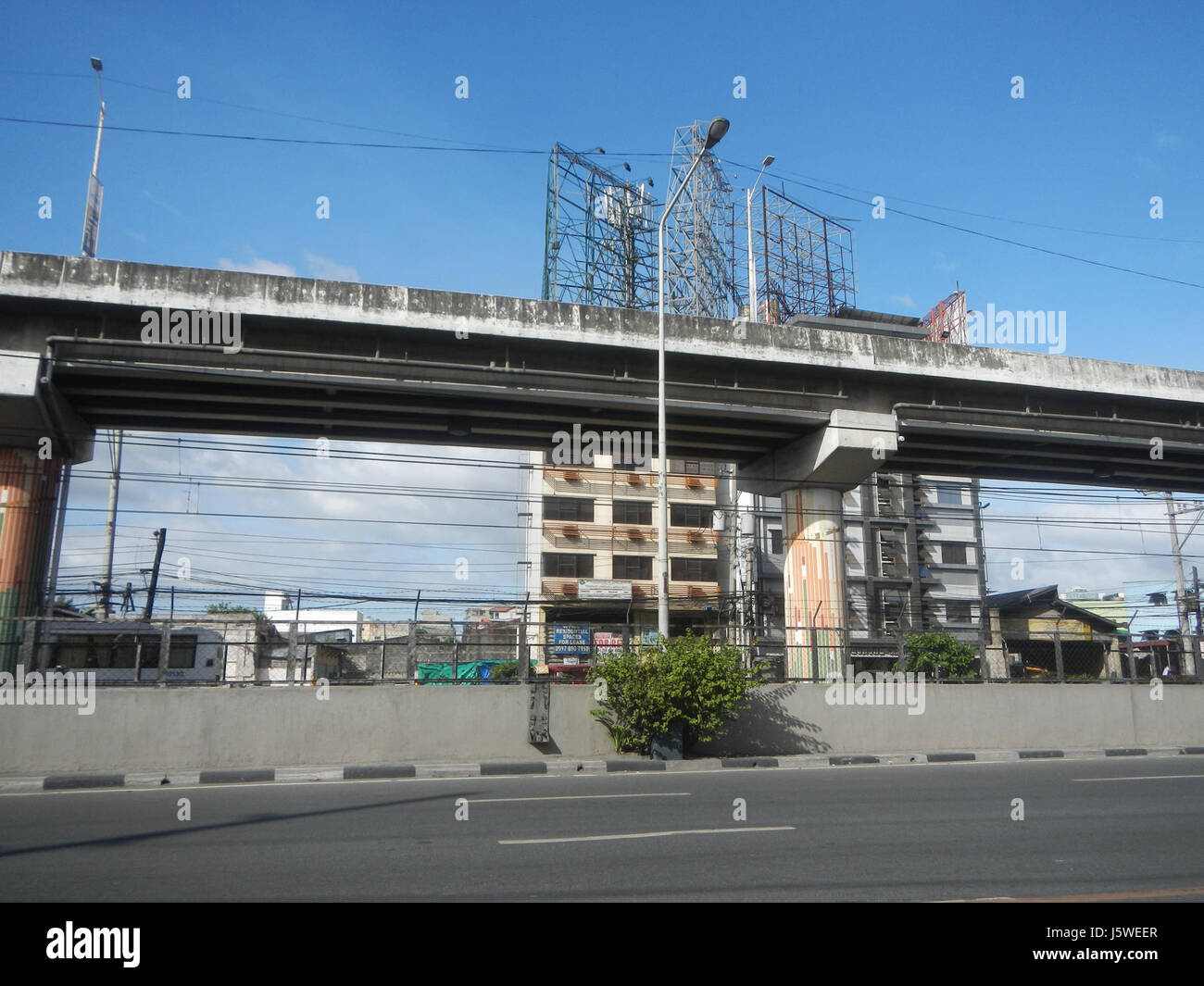 The EDSA Taft Avenue MRT Station in Pasay City is a major ...