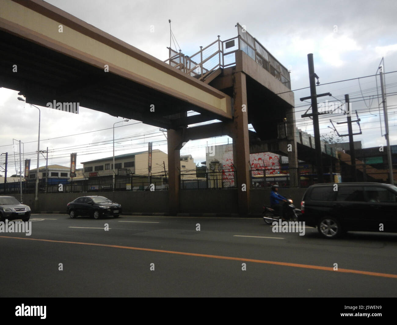 The EDSA Taft Avenue MRT Station and LRT Footbridge in Pasay City ...