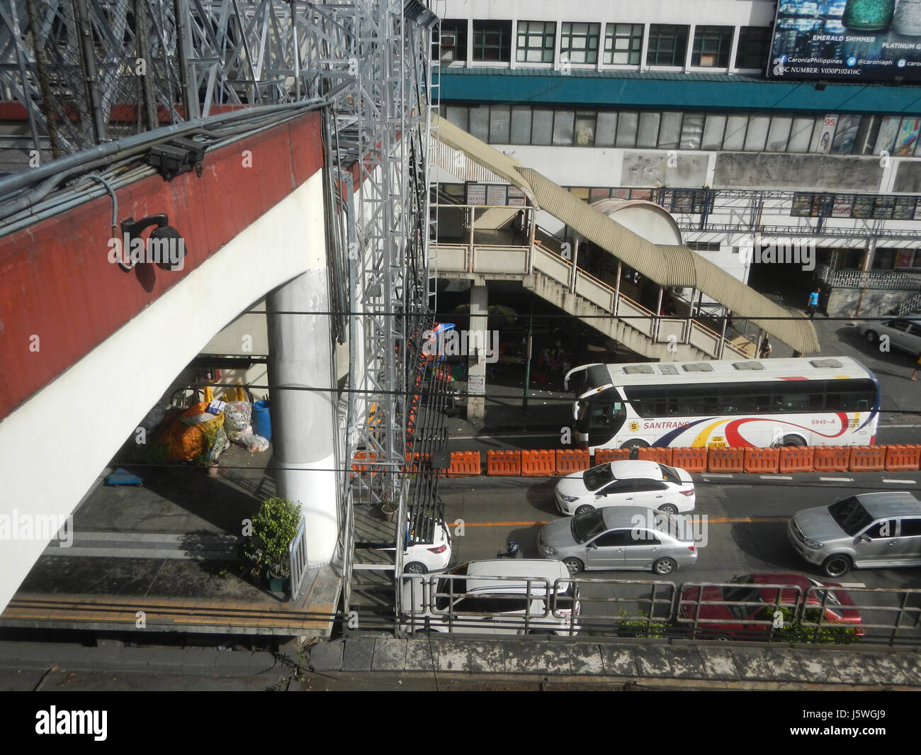 02970 Guadalupe Cloverleaf Interchange Park MRT Station Mandaluyong ...
