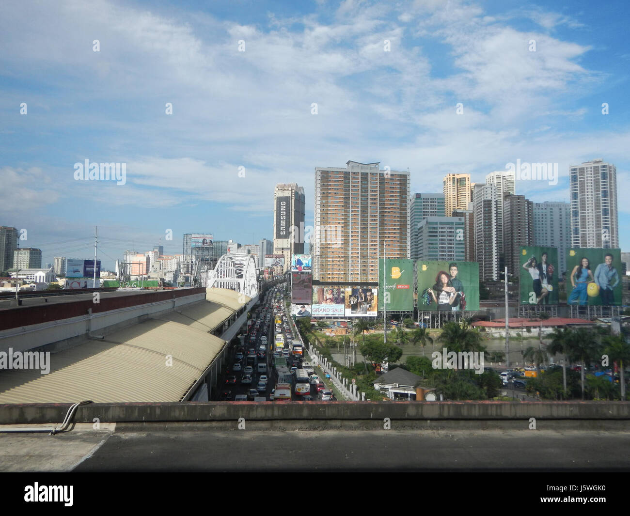 02997 Guadalupe Cloverleaf Interchange Park MRT Station Mandaluyong ...