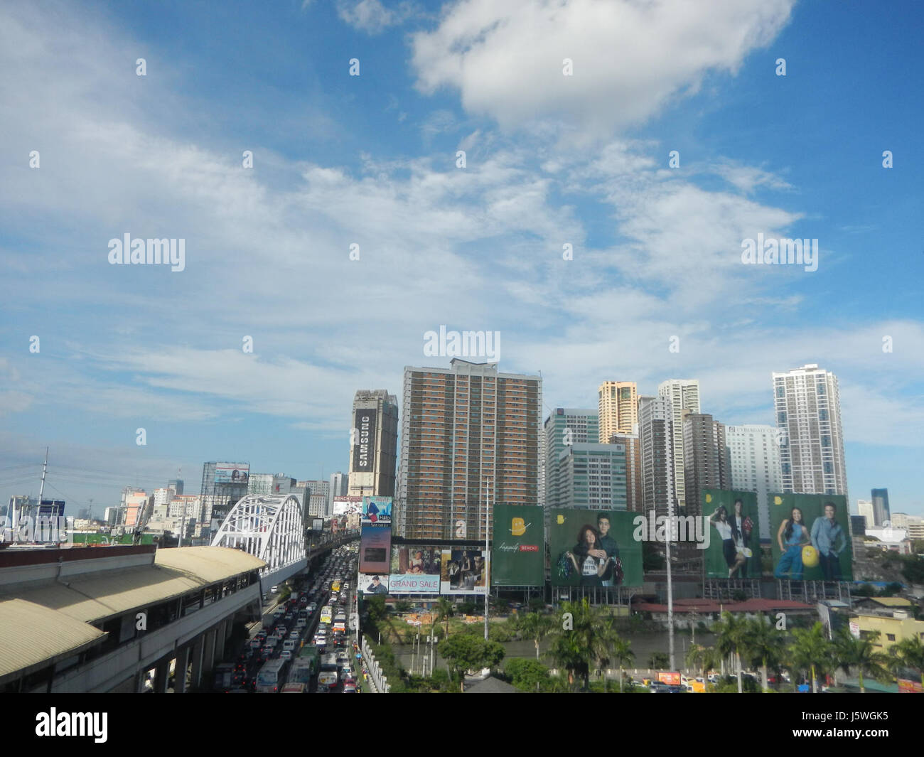 02997 Guadalupe Cloverleaf Interchange Park MRT Station Mandaluyong ...