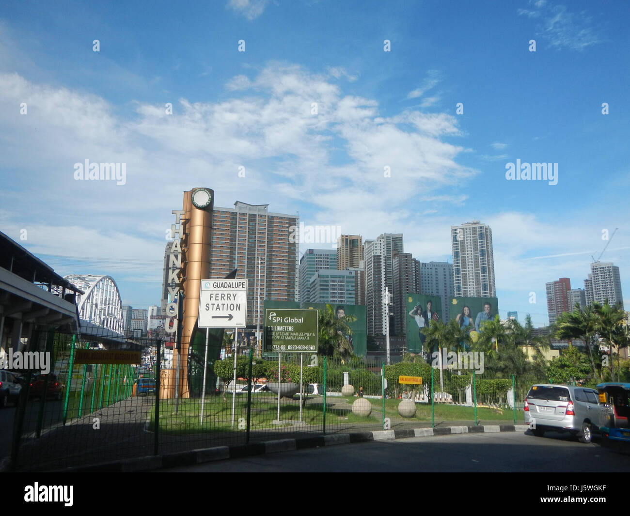 03022 Guadalupe Cloverleaf Interchange Park MRT Station Mandaluyong ...