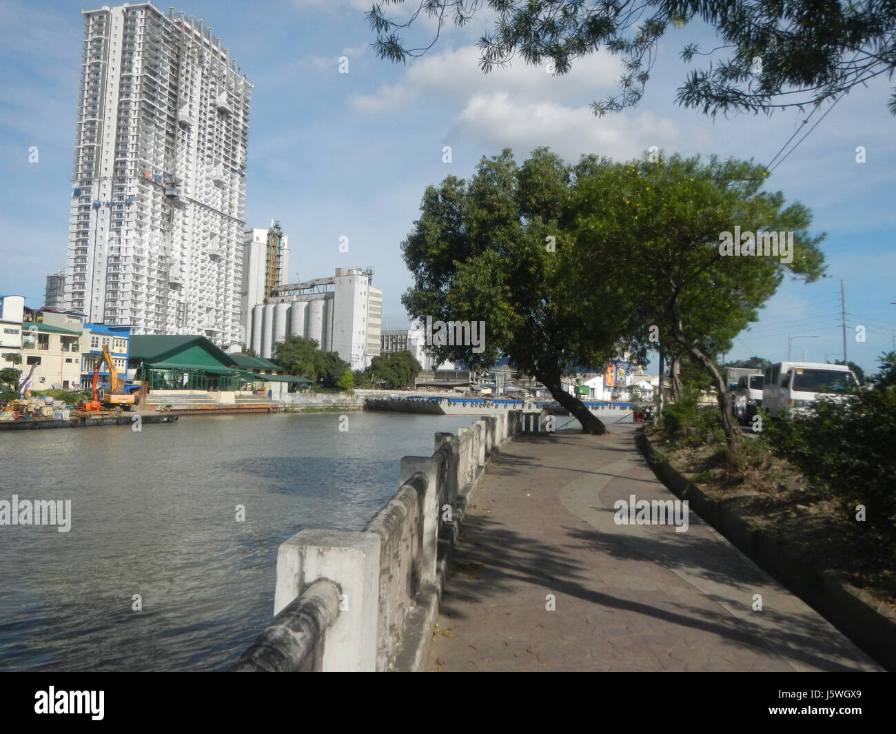 The Pasig River Park Baywalk in Mandaluyong, Pasig City, is a scenic ...