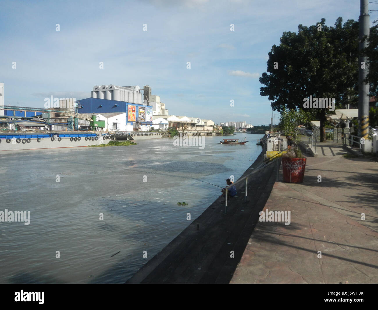 03265 Pasig River Park Baywalk Mandaluyong Makati Pasig City J. P ...