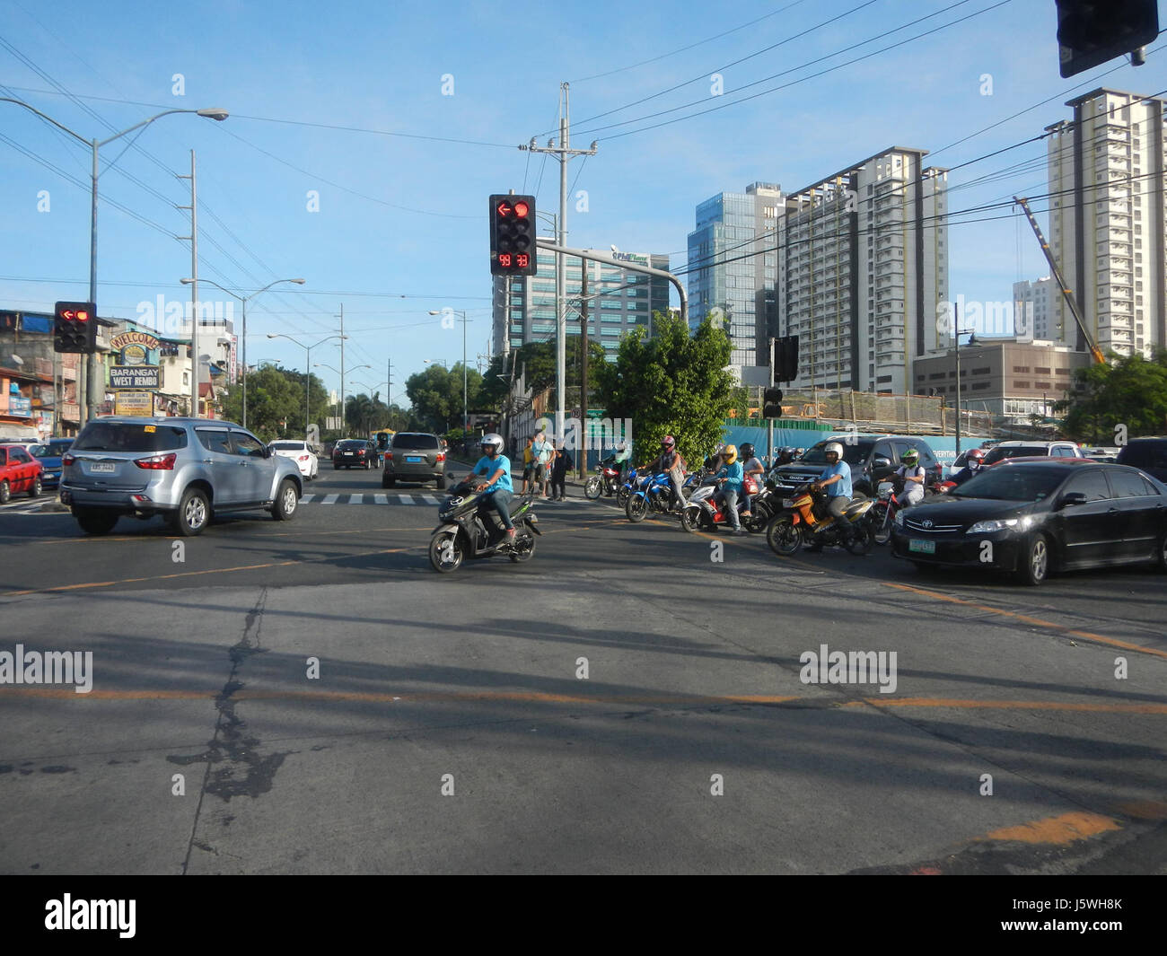 Kalayaan Avenue in Makati City is a major road that intersects with ...