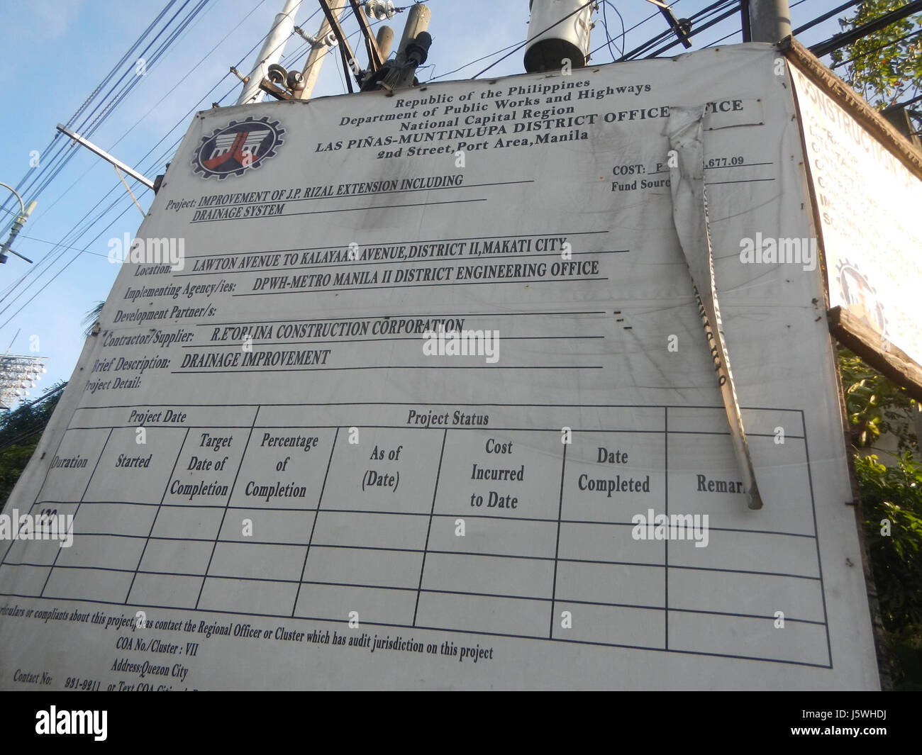 03608 Old trees footbridges Makati Park Garden West Rembo, Makati City ...