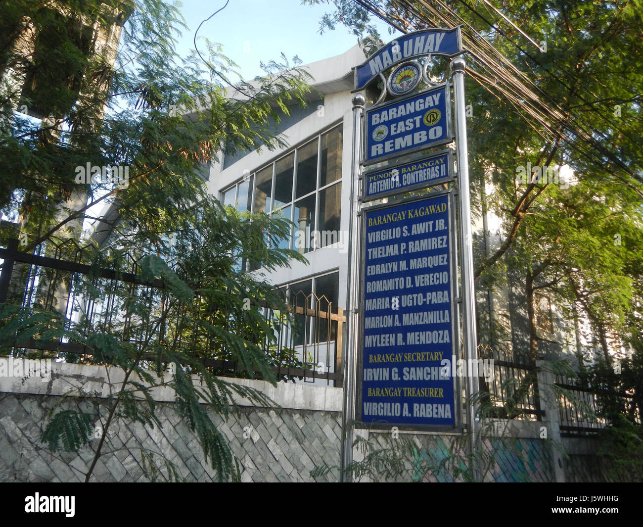 03583 Old trees footbridges Makati Park Garden West Rembo, Makati City ...