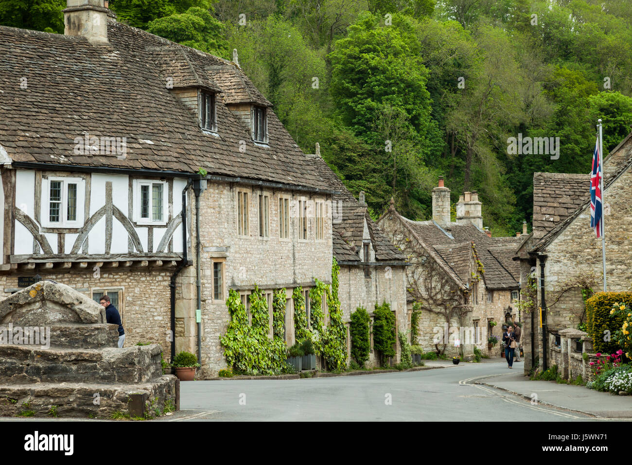 Castle combe wiltshire england hi-res stock photography and images - Alamy