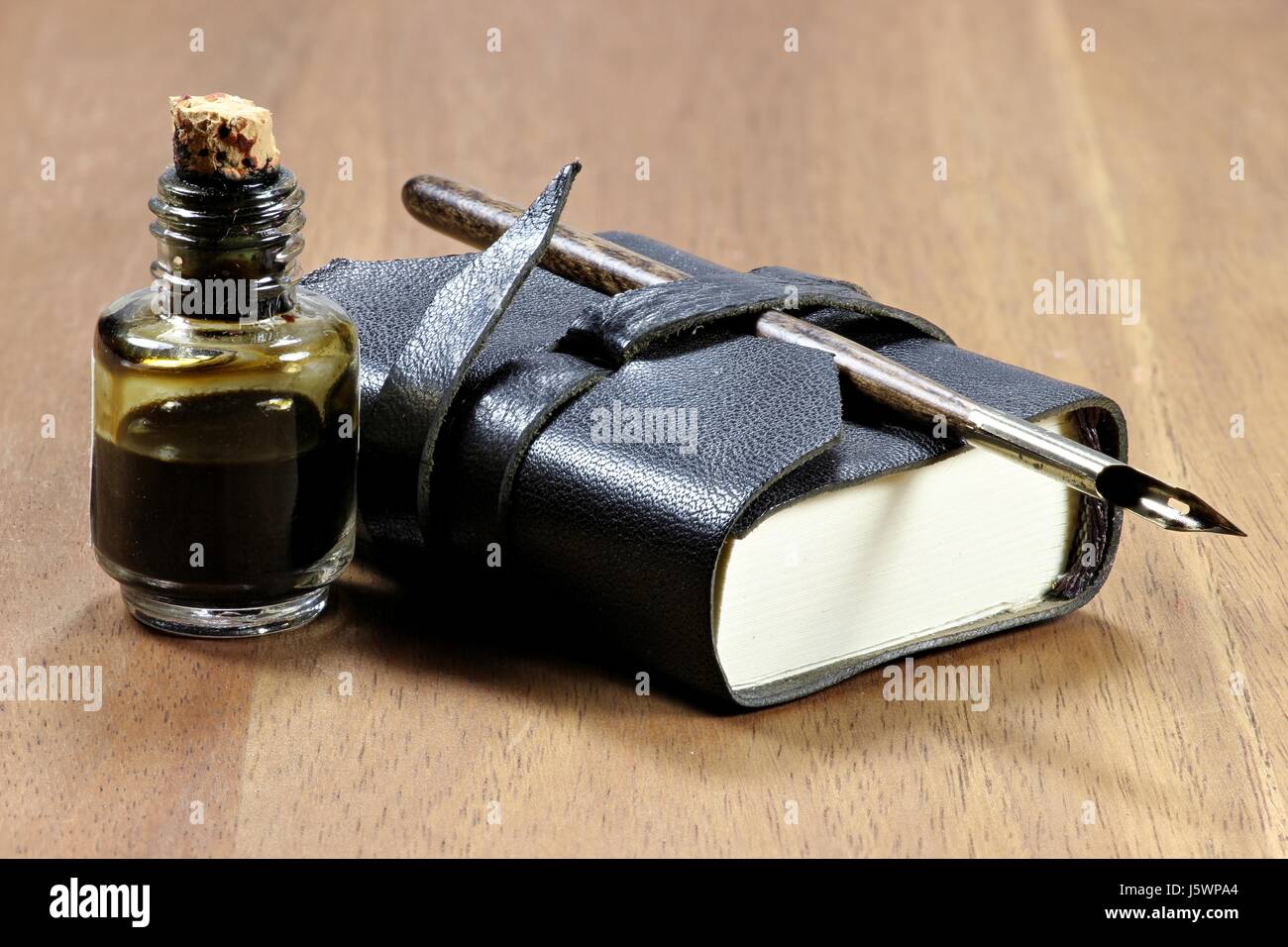 Old fashioned ink dip hi-res stock photography and images - Alamy