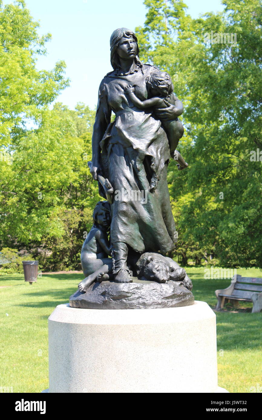 American revolution statues hi-res stock photography and images - Alamy