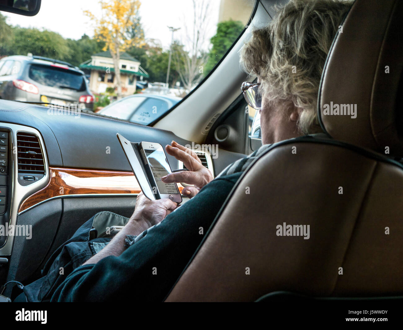 Google maps iphone 5 map hi-res stock photography and images - Alamy