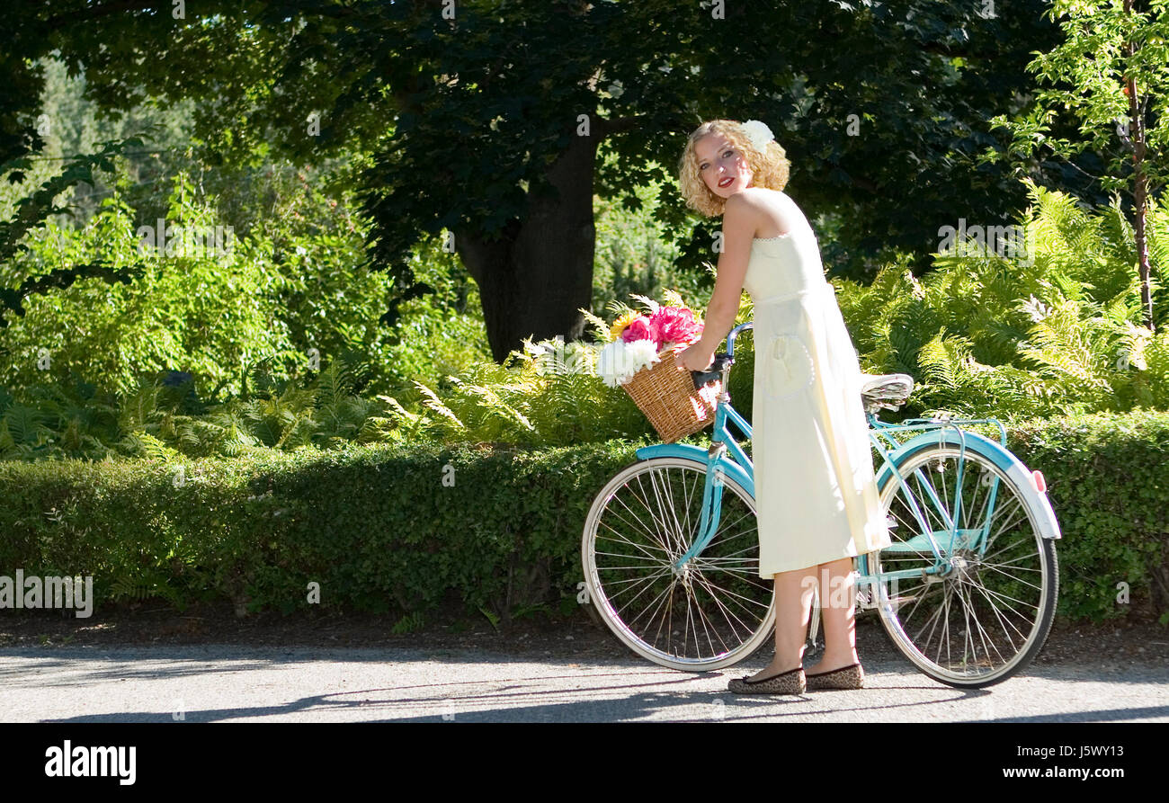 Woman bike vintage hi-res stock photography and images - Alamy