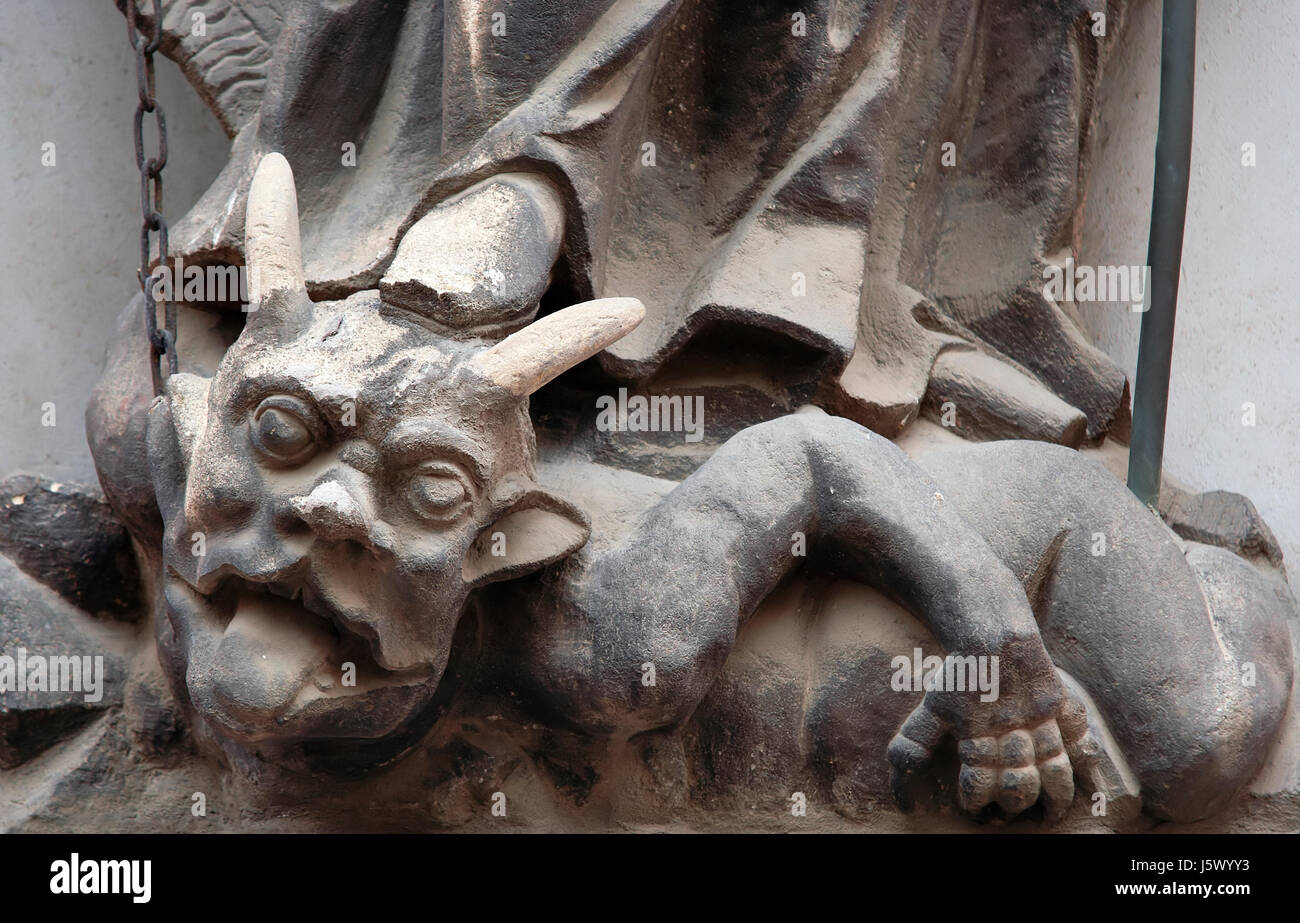 The devil statue hi-res stock photography and images - Alamy