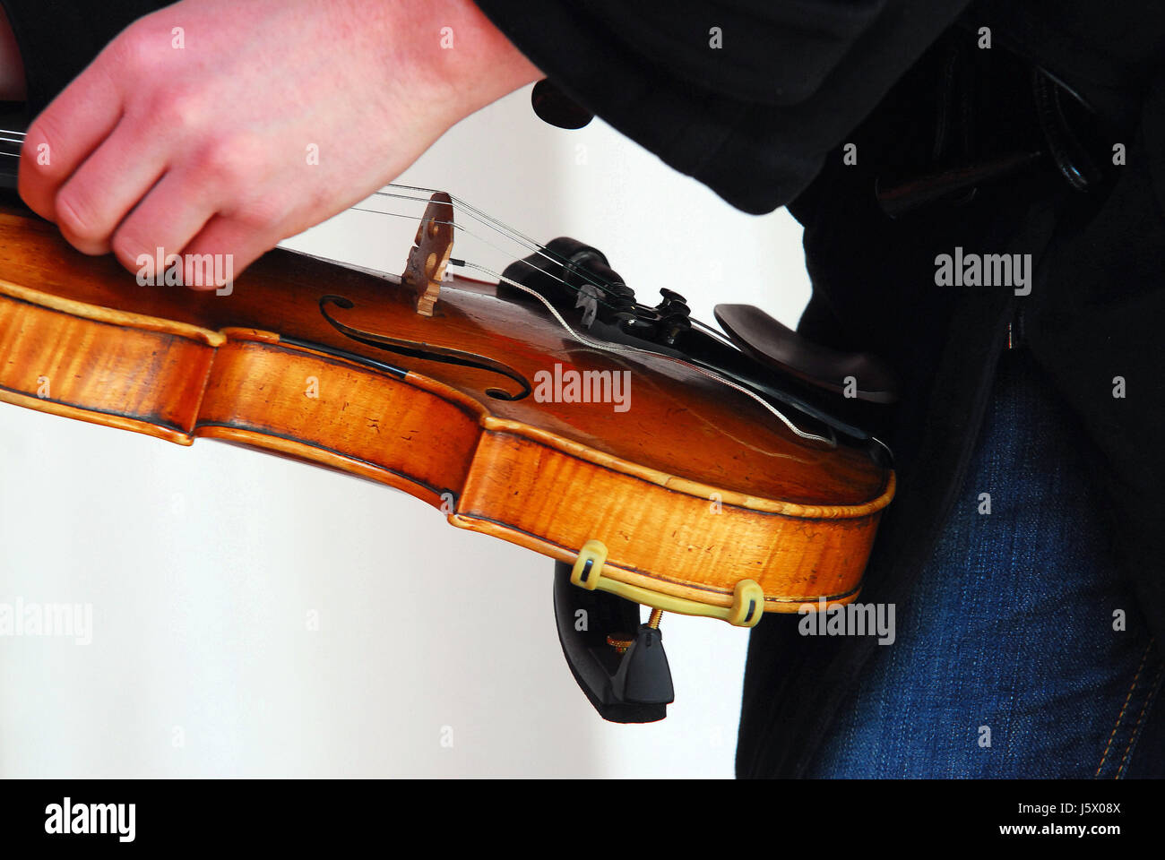 hand violin stringed instrument vote measure instrument method musical ...