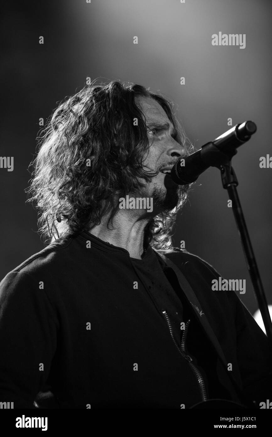 Chester bennington death hi-res stock photography and images - Alamy