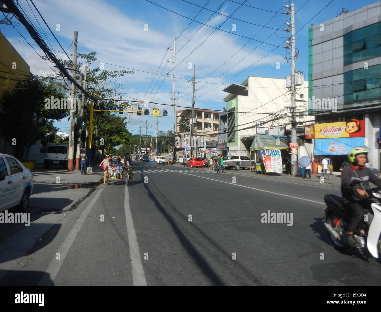 This image features Amang Rodriguez Avenue, intersecting with Manila ...