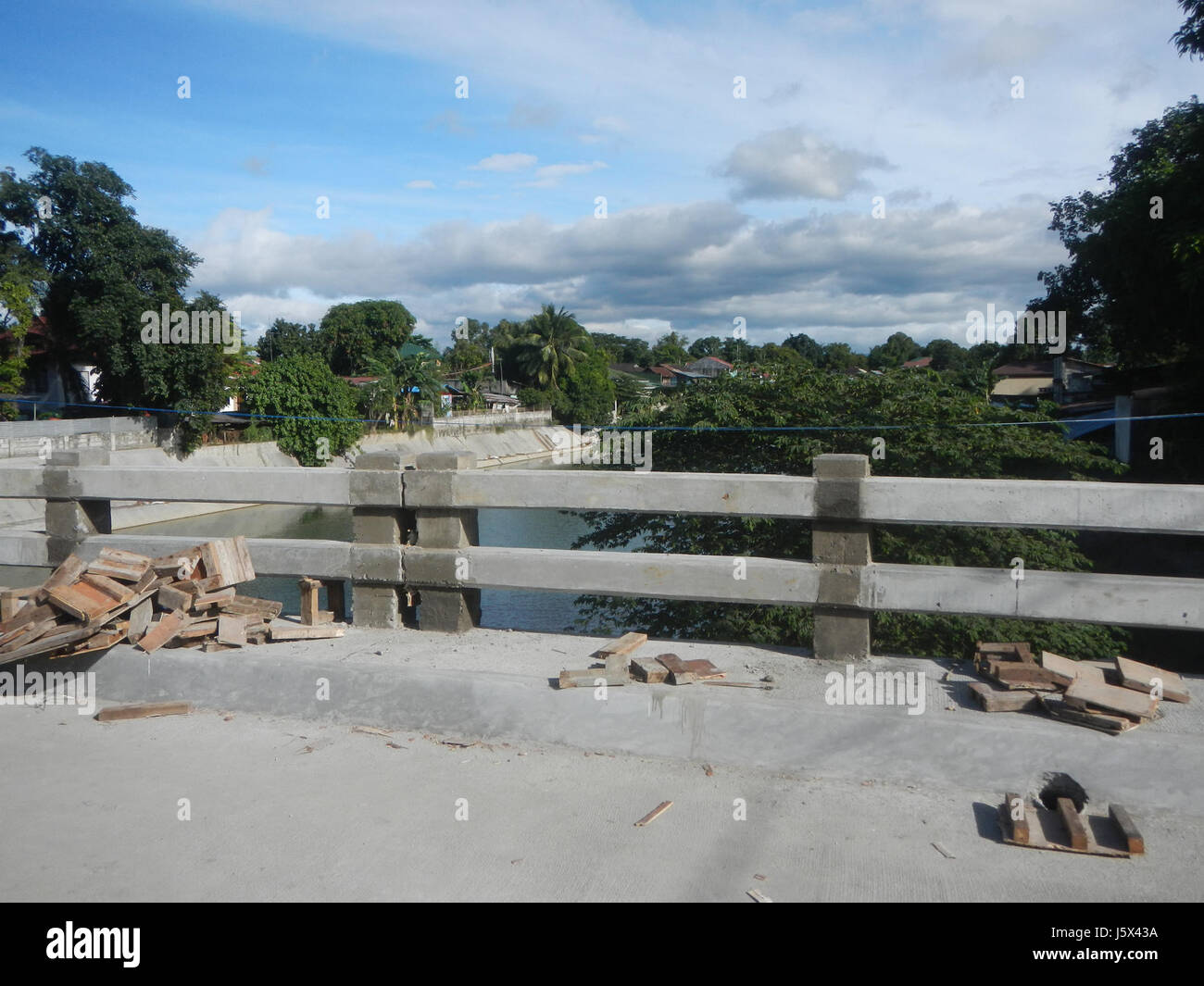 This title refers to the construction of the Oriente Bridge, located in ...