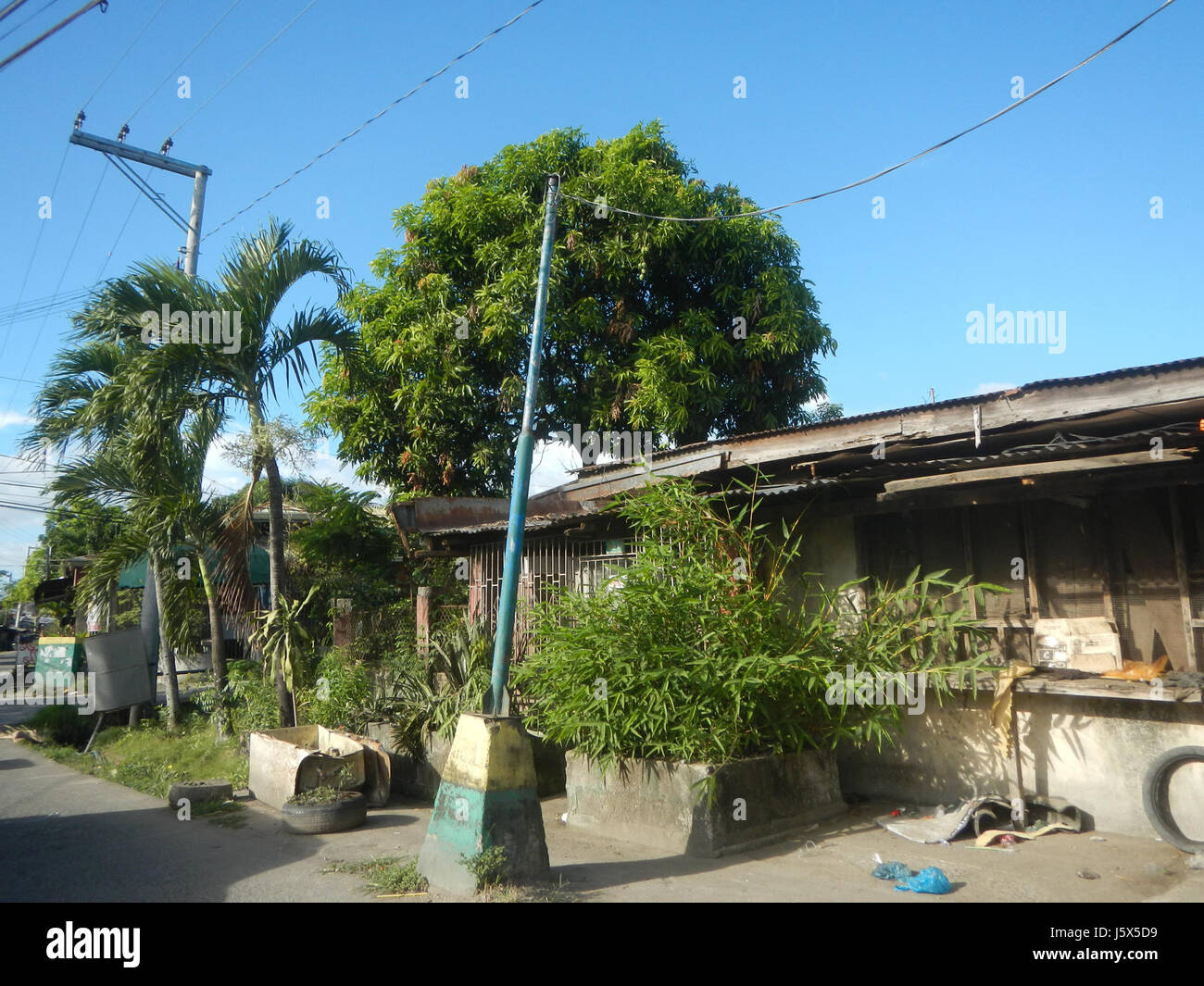 This map provides an overview of Barangays Mangino and Santa Cruz ...