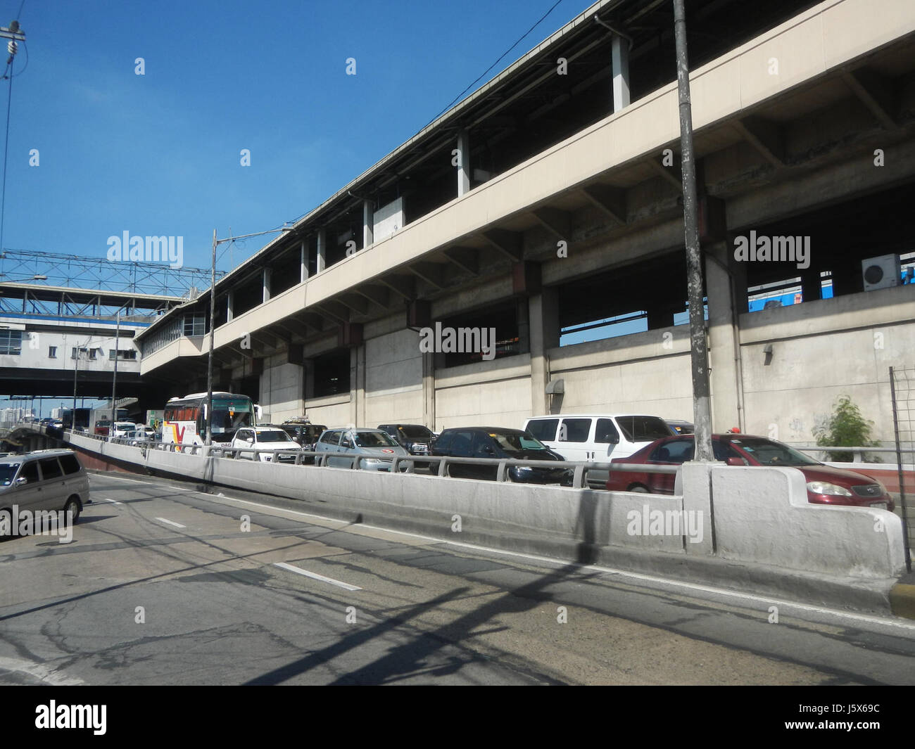 Manila metro rail transit system hi-res stock photography and images ...