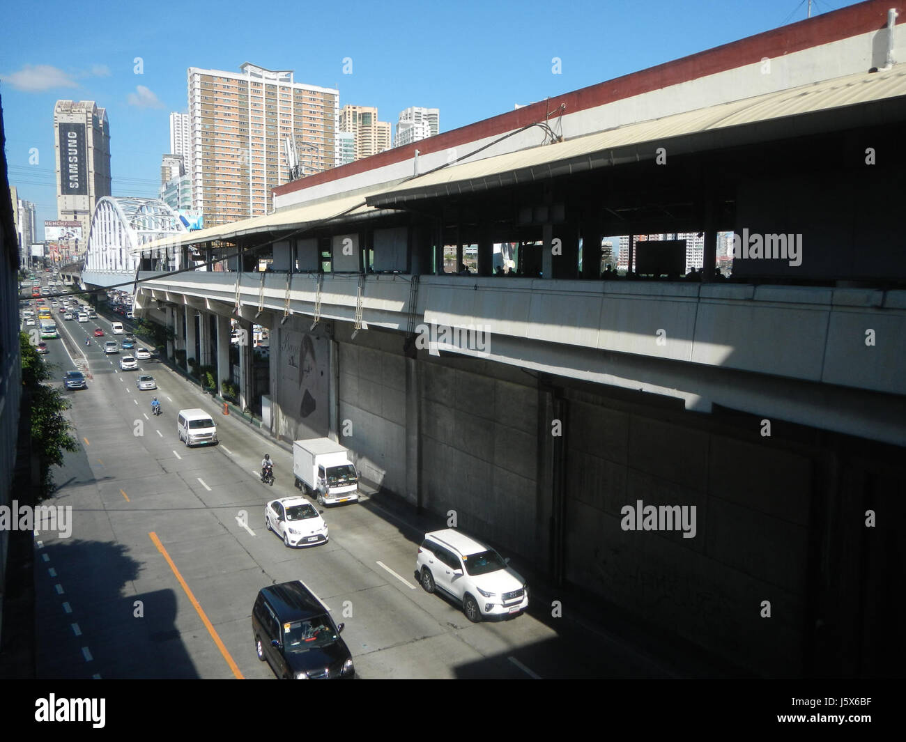 The Guadalupe-Makati Mandaluyong Bridge is a major bridge connecting ...
