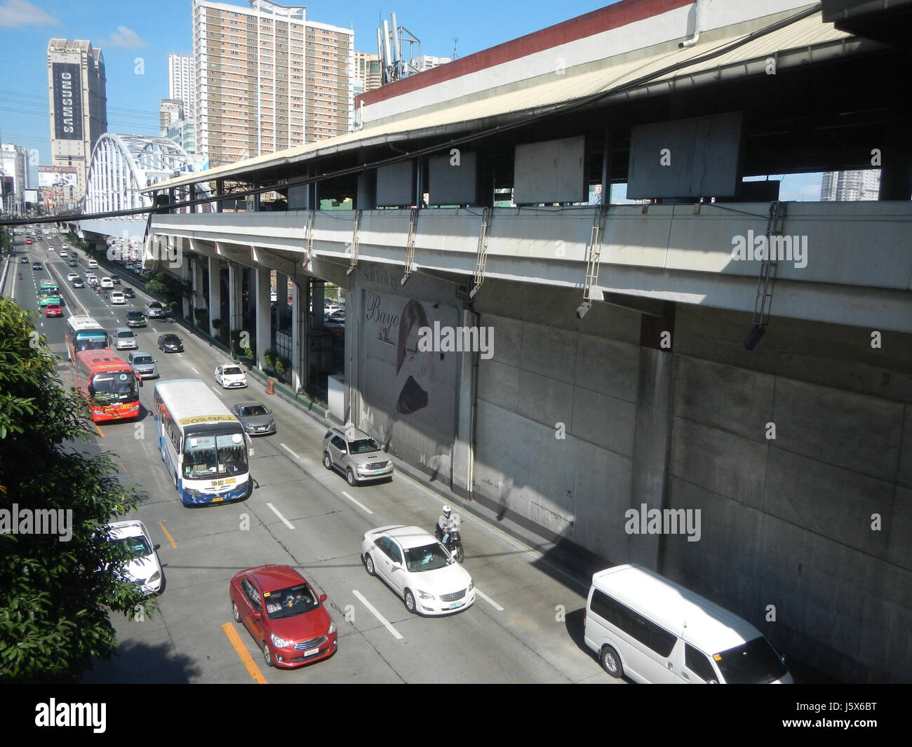 0061 Guadalupe Makati Mandaluyong Bridge MRT-32 Station Bridge Quezon ...
