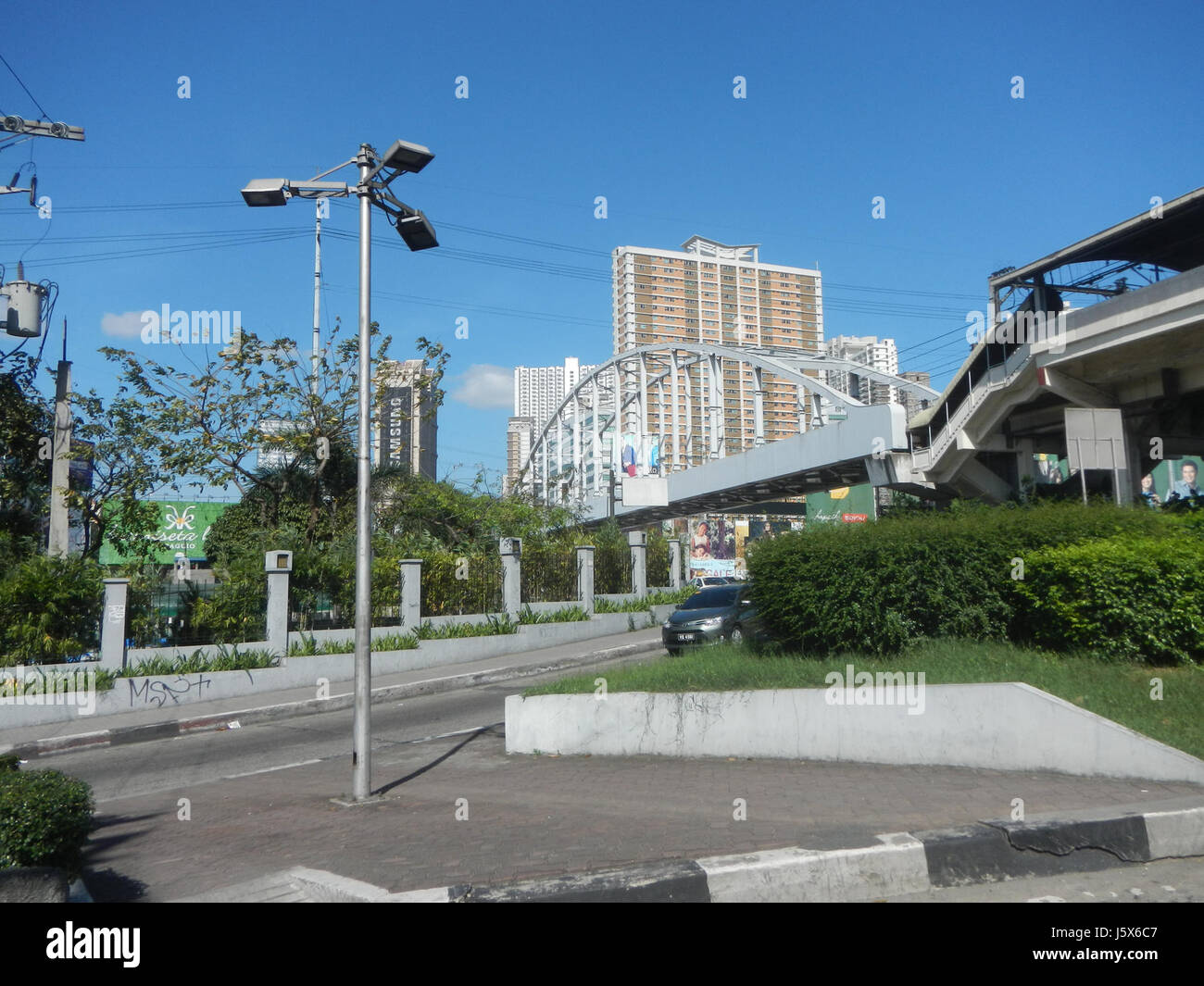 0091 Pasig River Park J. P. Rizal Extension Bridge Cembo, Makati City ...