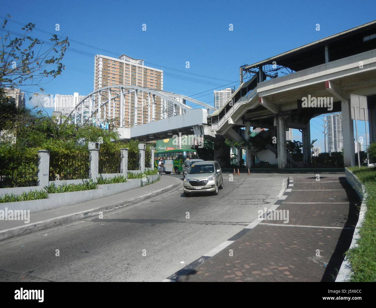 0091 Pasig River Park J. P. Rizal Extension Bridge Cembo, Makati City ...