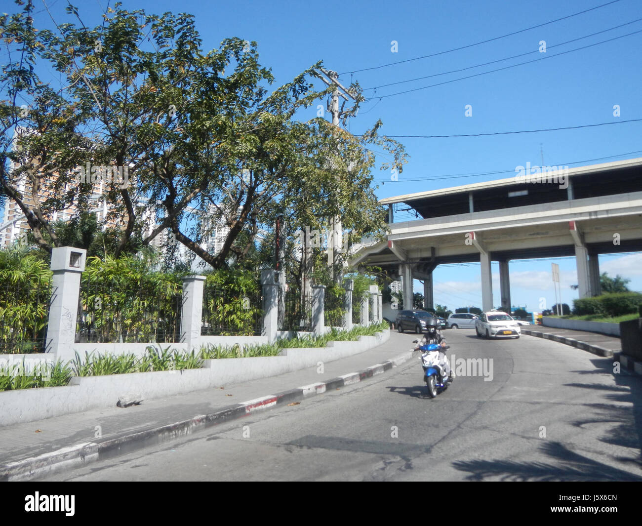 0091 Pasig River Park J. P. Rizal Extension Bridge Cembo, Makati City ...