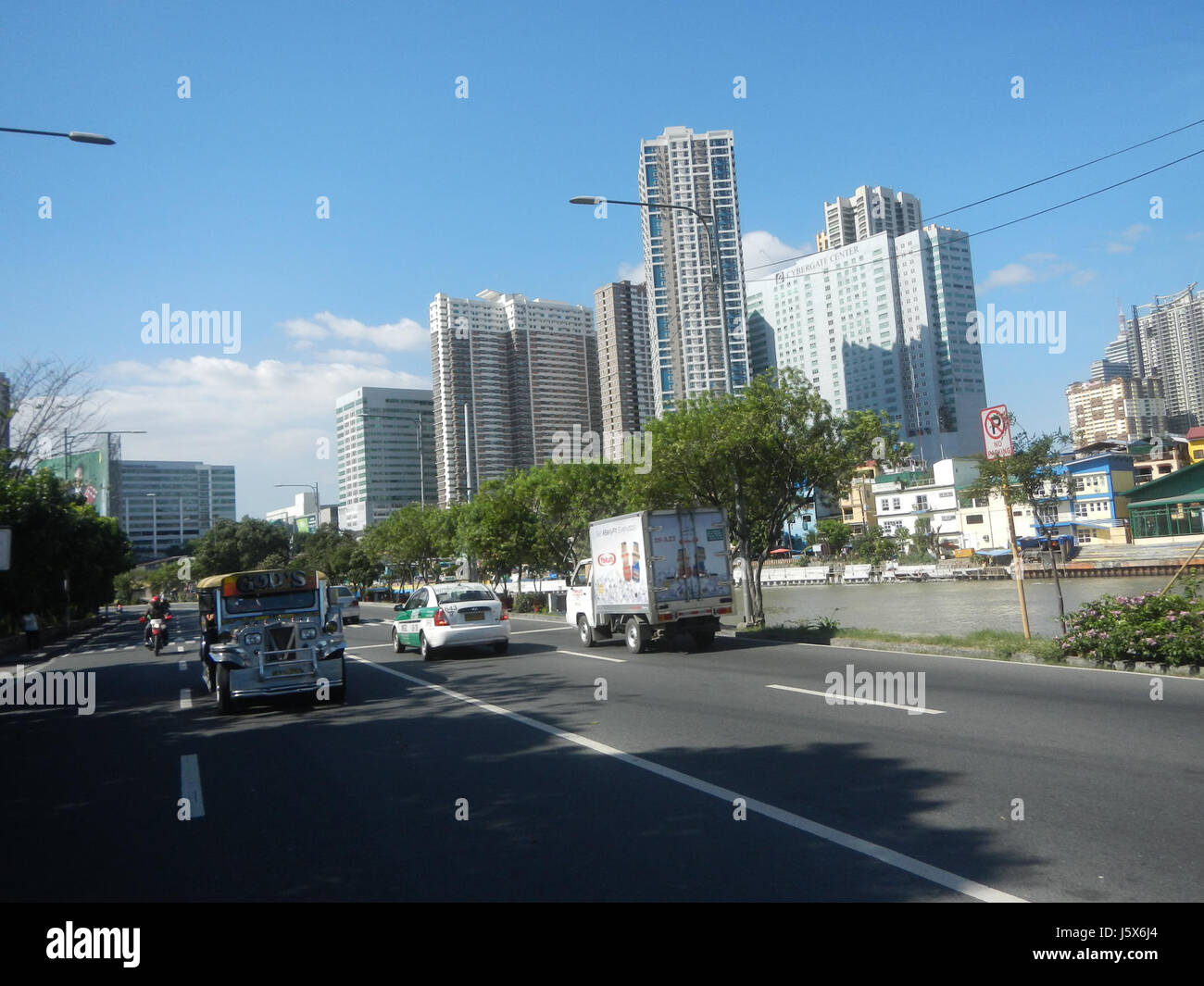 0231 Pasig River Park Cembo West Rembo Makati City J. P. Rizal Street ...