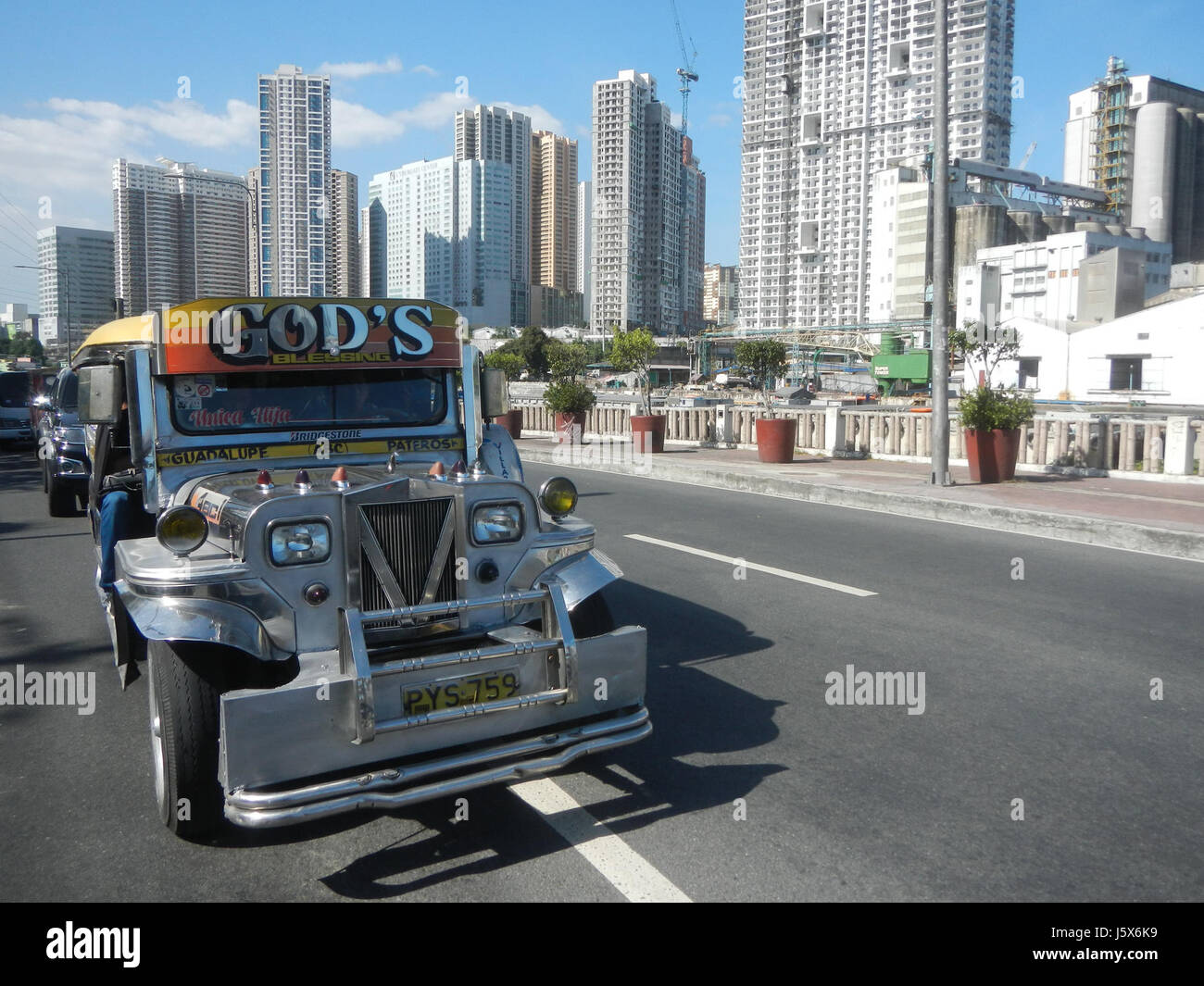 Pasig River Park, located in the Cembo and West Rembo areas of Makati ...