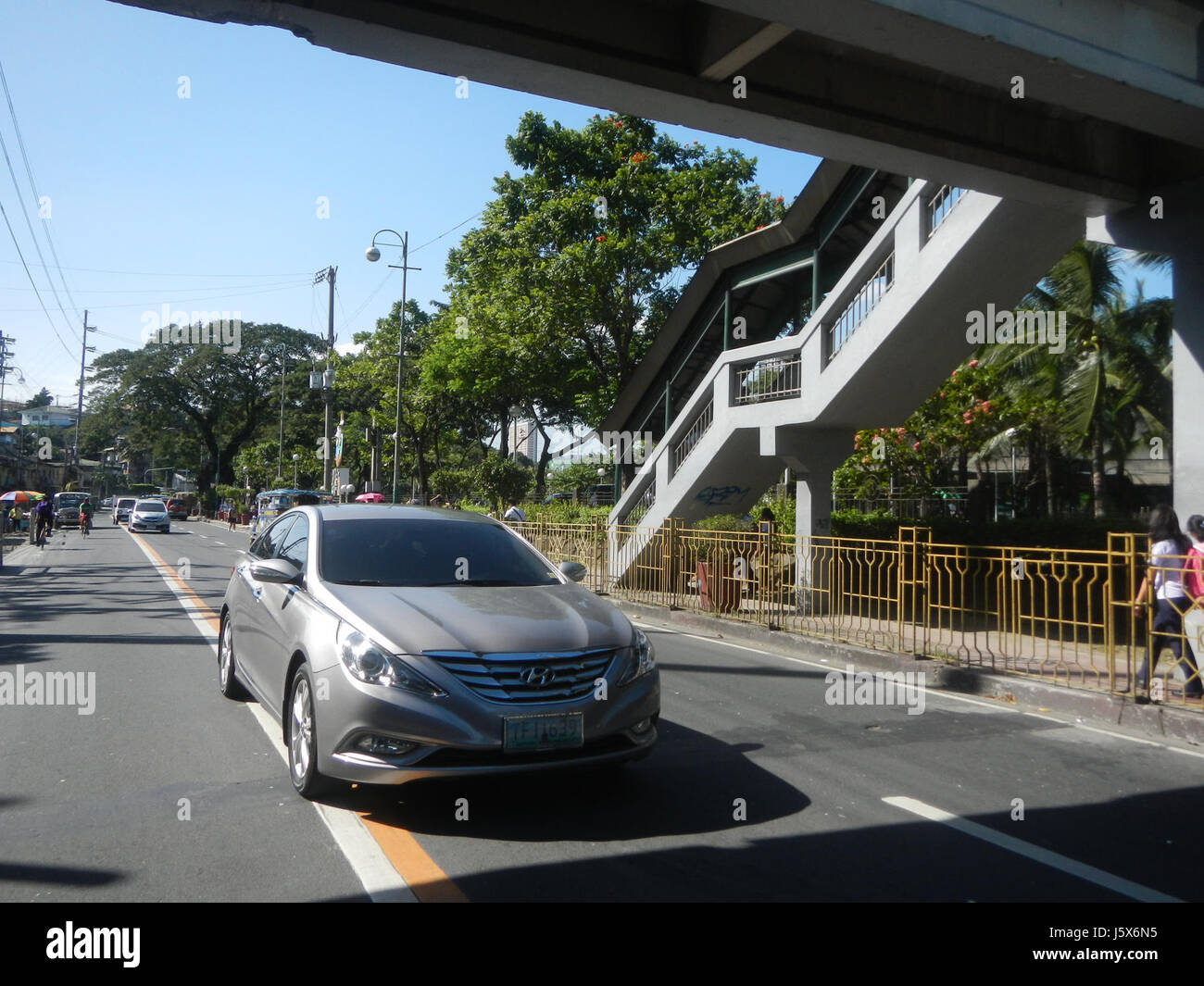 This image shows a view of Pasig River Park located in Cembo, West ...