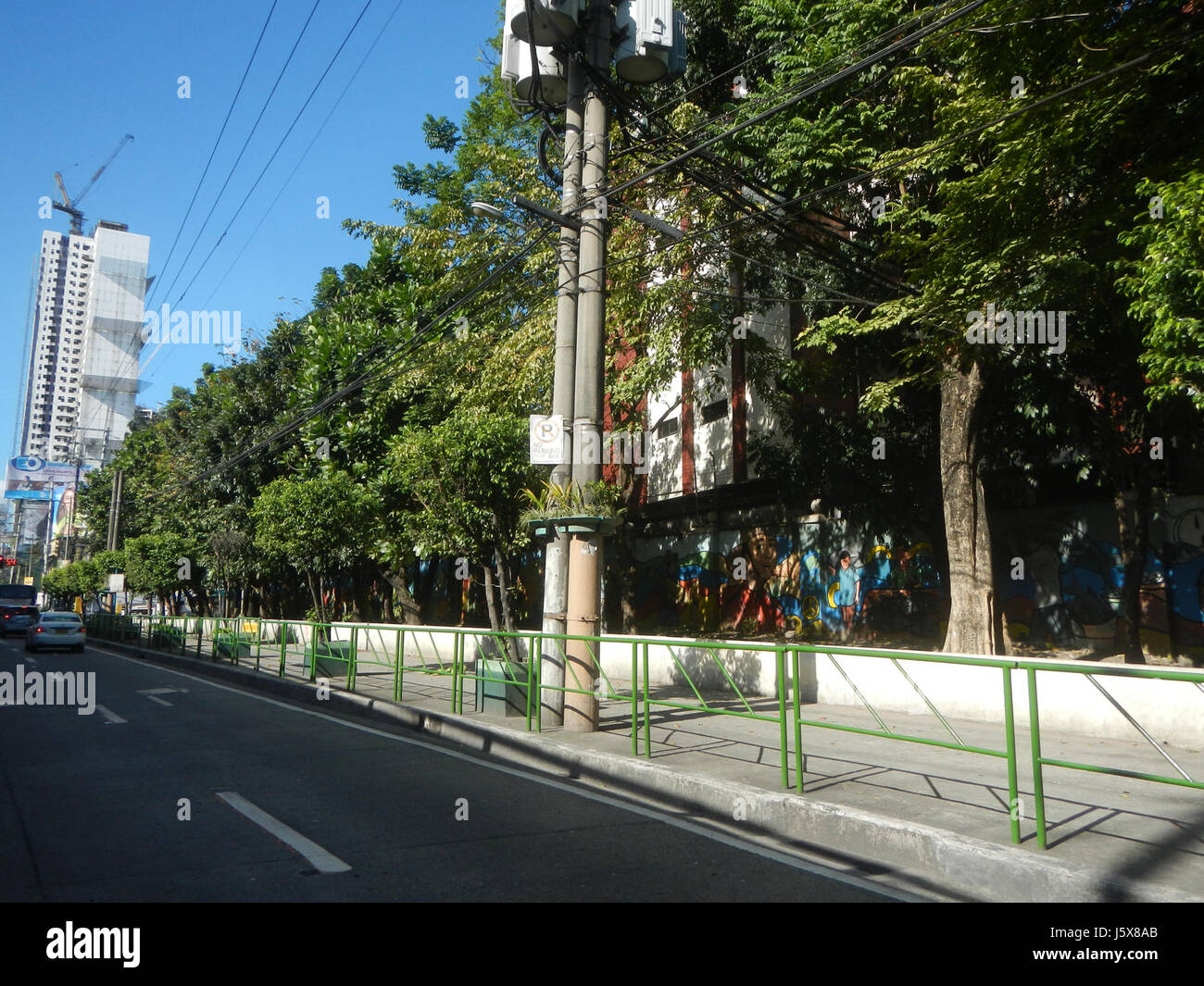The Bonny S. Serrano Avenue in Quezon City, near the Santolan MRT ...