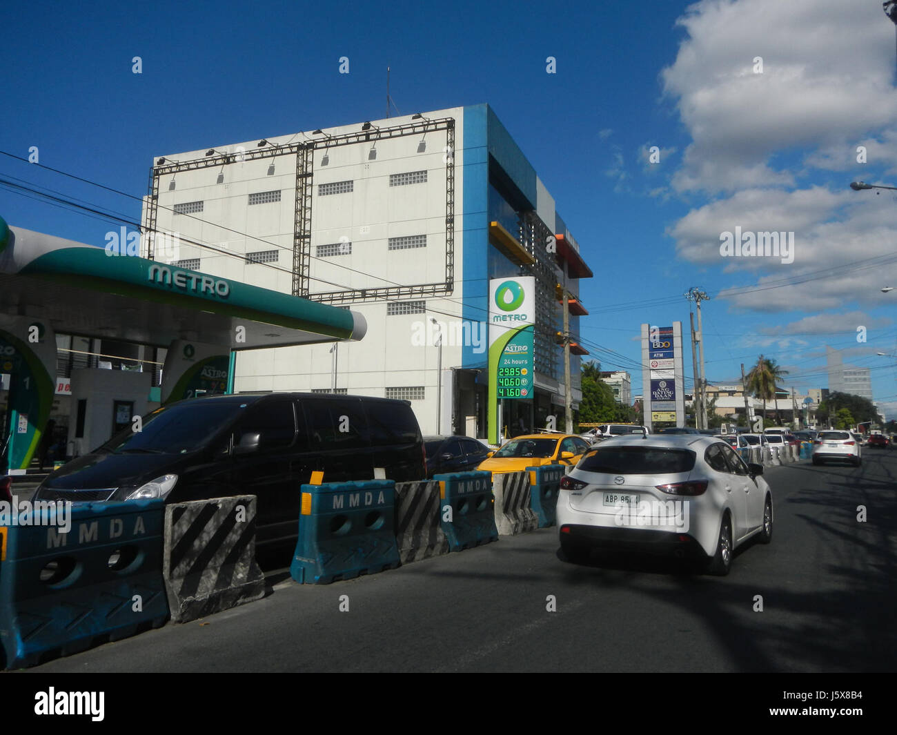 An image of Barangays Socorro along Bonny Serrano Avenue in Quezon City ...