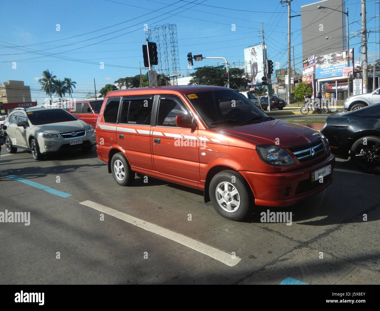 Bayanihan hi-res stock photography and images - Alamy