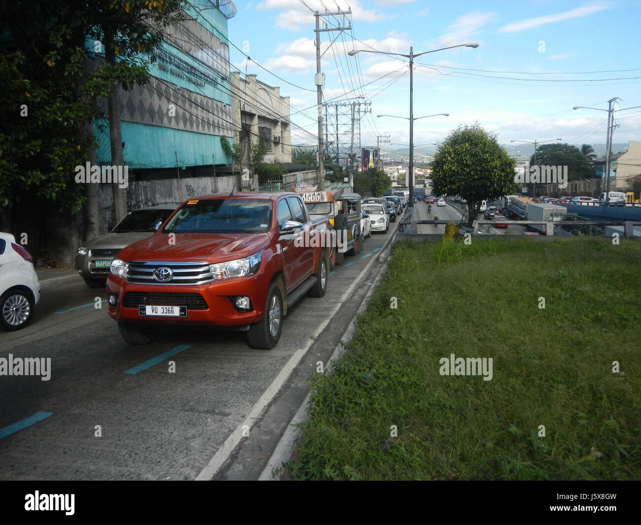 Bayanihan hi-res stock photography and images - Alamy