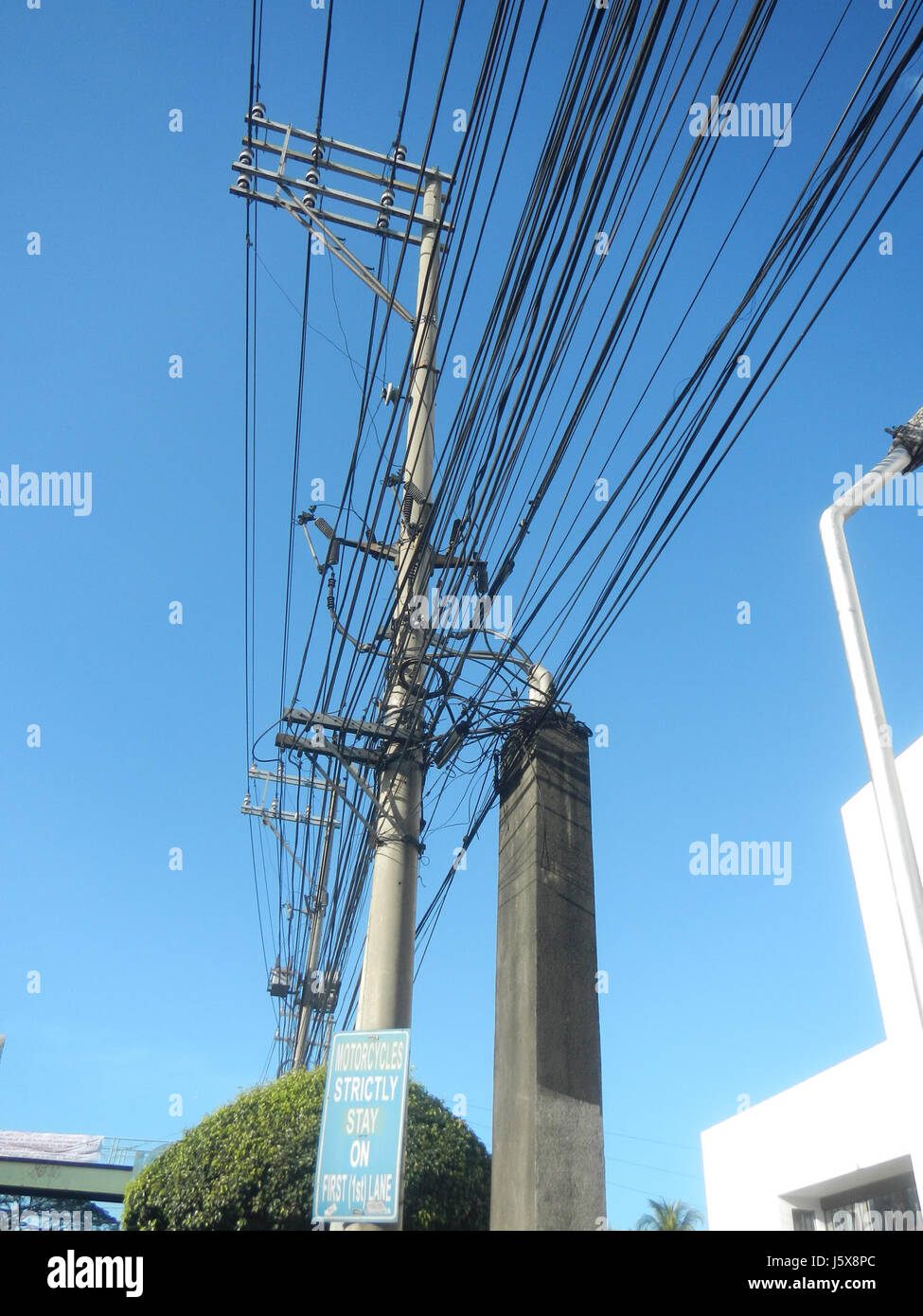 This image showcases the buildings in Bagumbayan Libis, Eastwood City ...