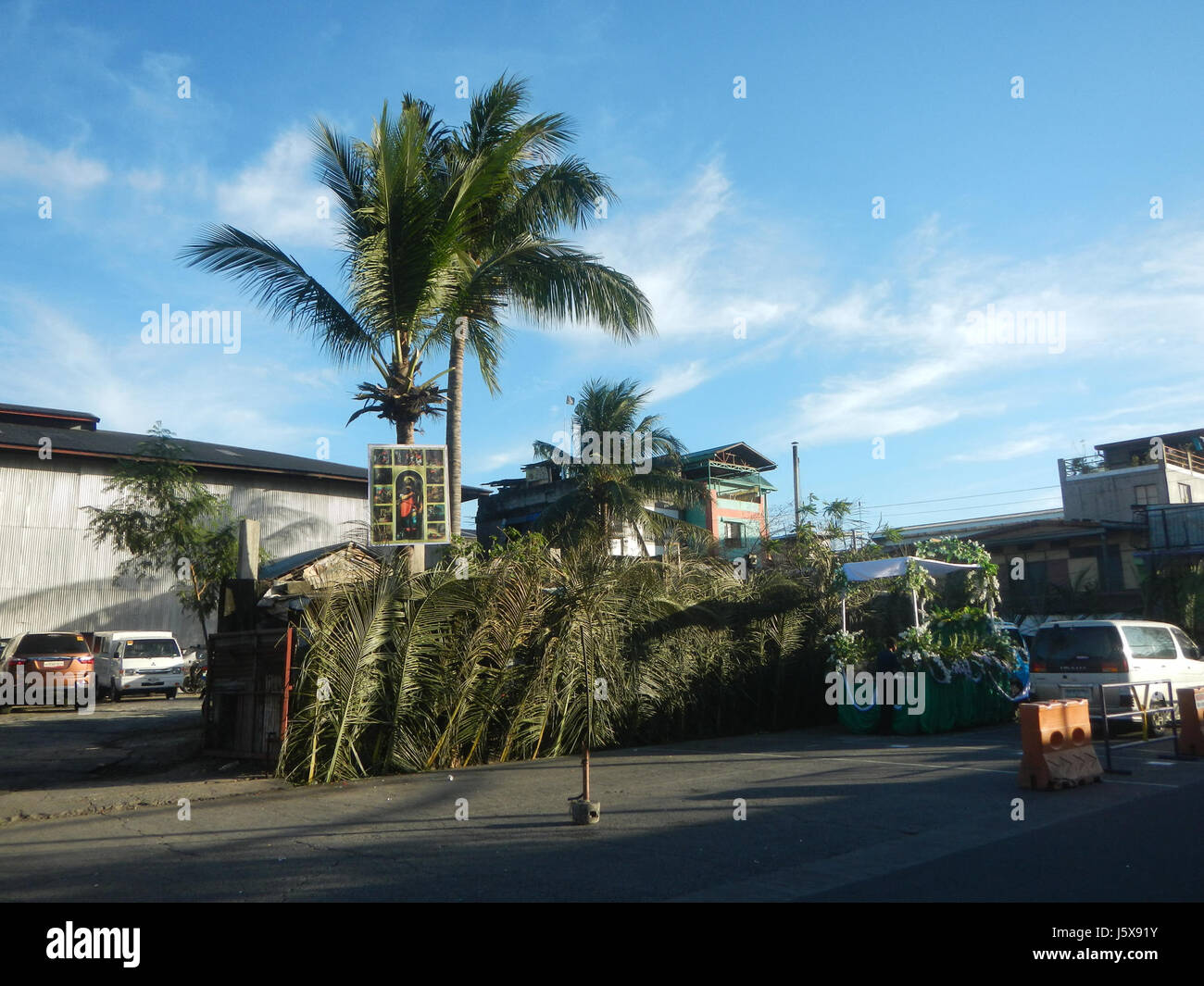 This image shows the architectural features of buildings in Bagumbayan ...