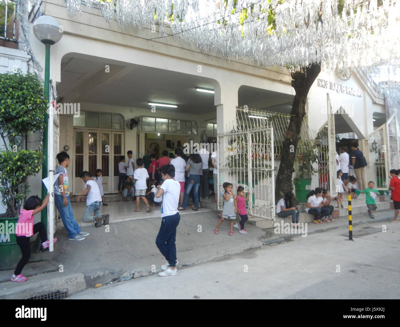 Bagumbayan Libis in Quezon City is a bustling area featuring a mix of ...