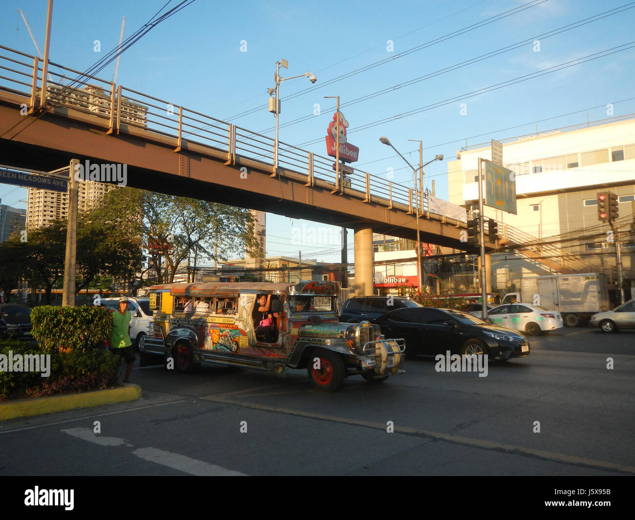 High rise buildings on street hi-res stock photography and images - Alamy