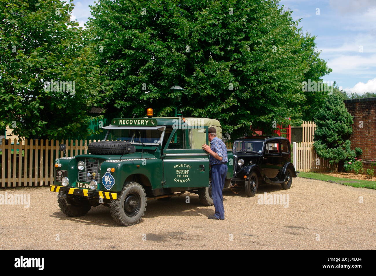 Land Rover breakdown truck Stock Photo - Alamy
