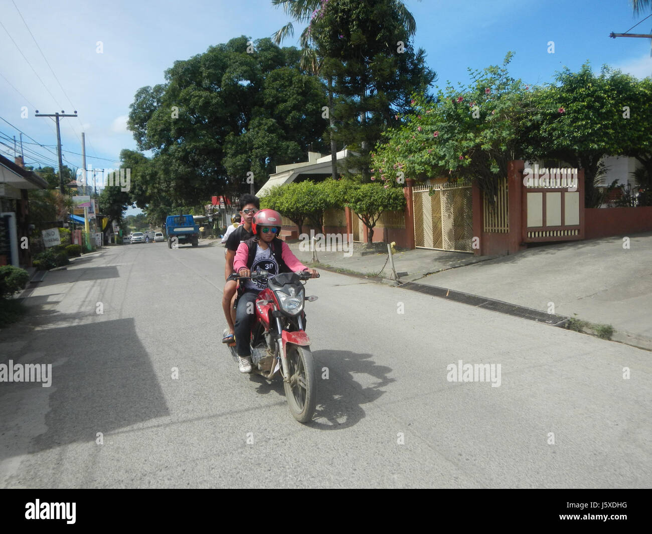 This image depicts the construction of infrastructure in Sitio Palanas ...